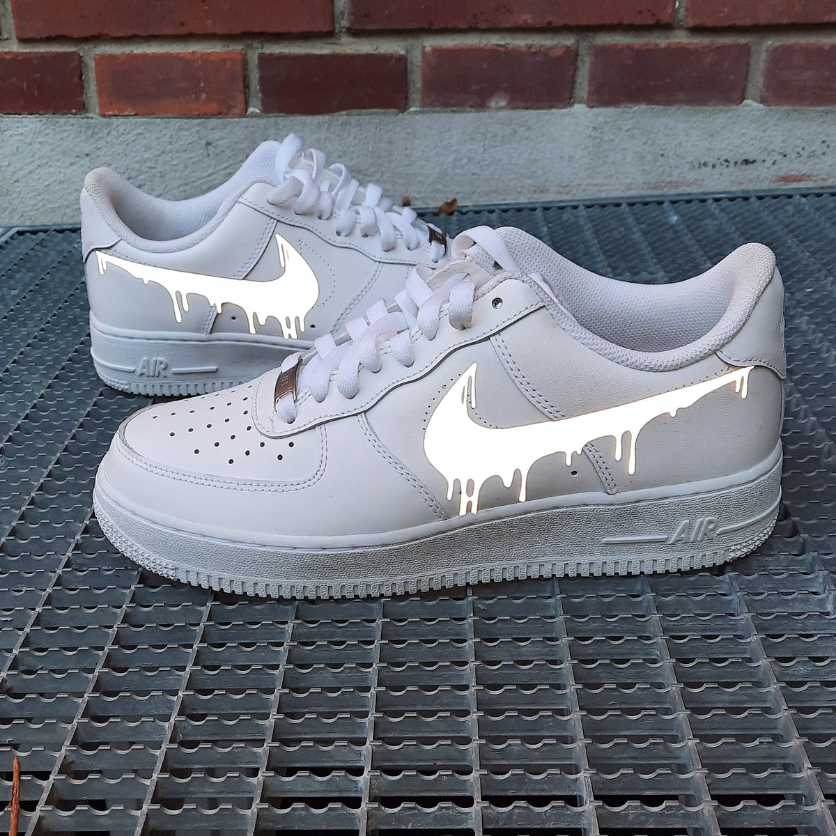 Custom Air Force 1 White Dripping Swoosh – Unite Custom